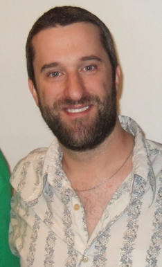 Dustin Diamond, actor que representó a "Screech" en Salvados por la ...