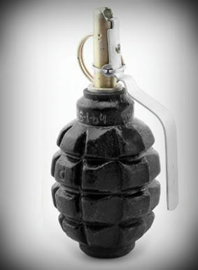 Explotan con granadas dos vehículos en Ciudad Victoria México