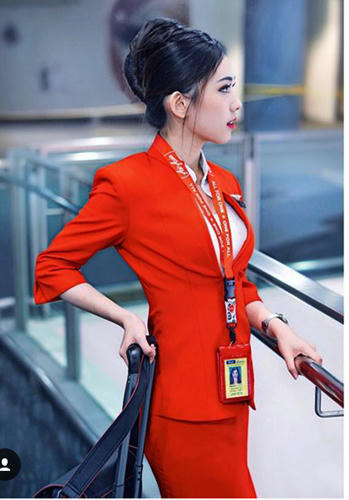 Internet escoge a Mabel Goo como la azafata más sexy del mundo